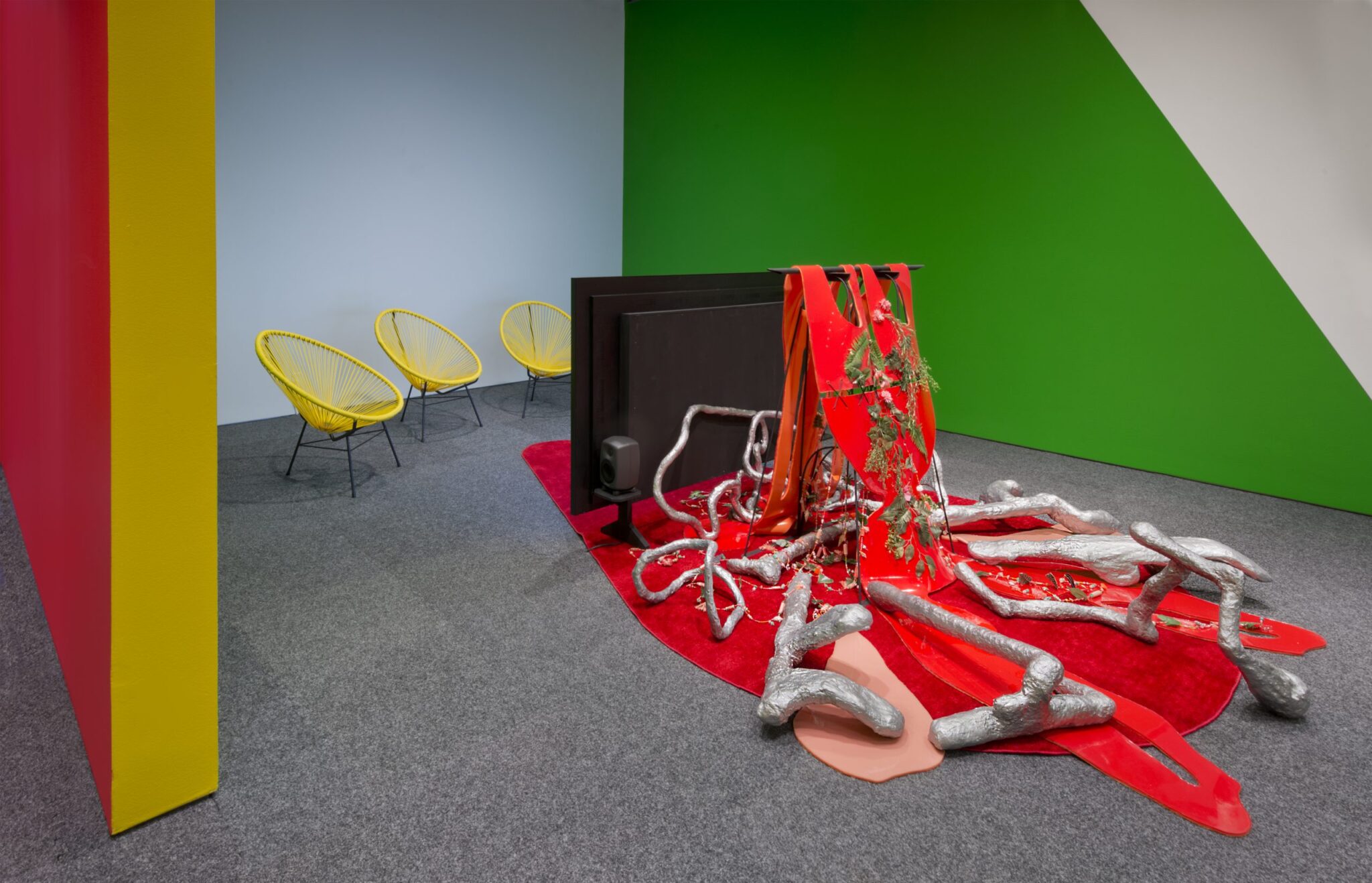Chloë Lum / Yannick Desranleau - The Garden of a Former House Turned ...